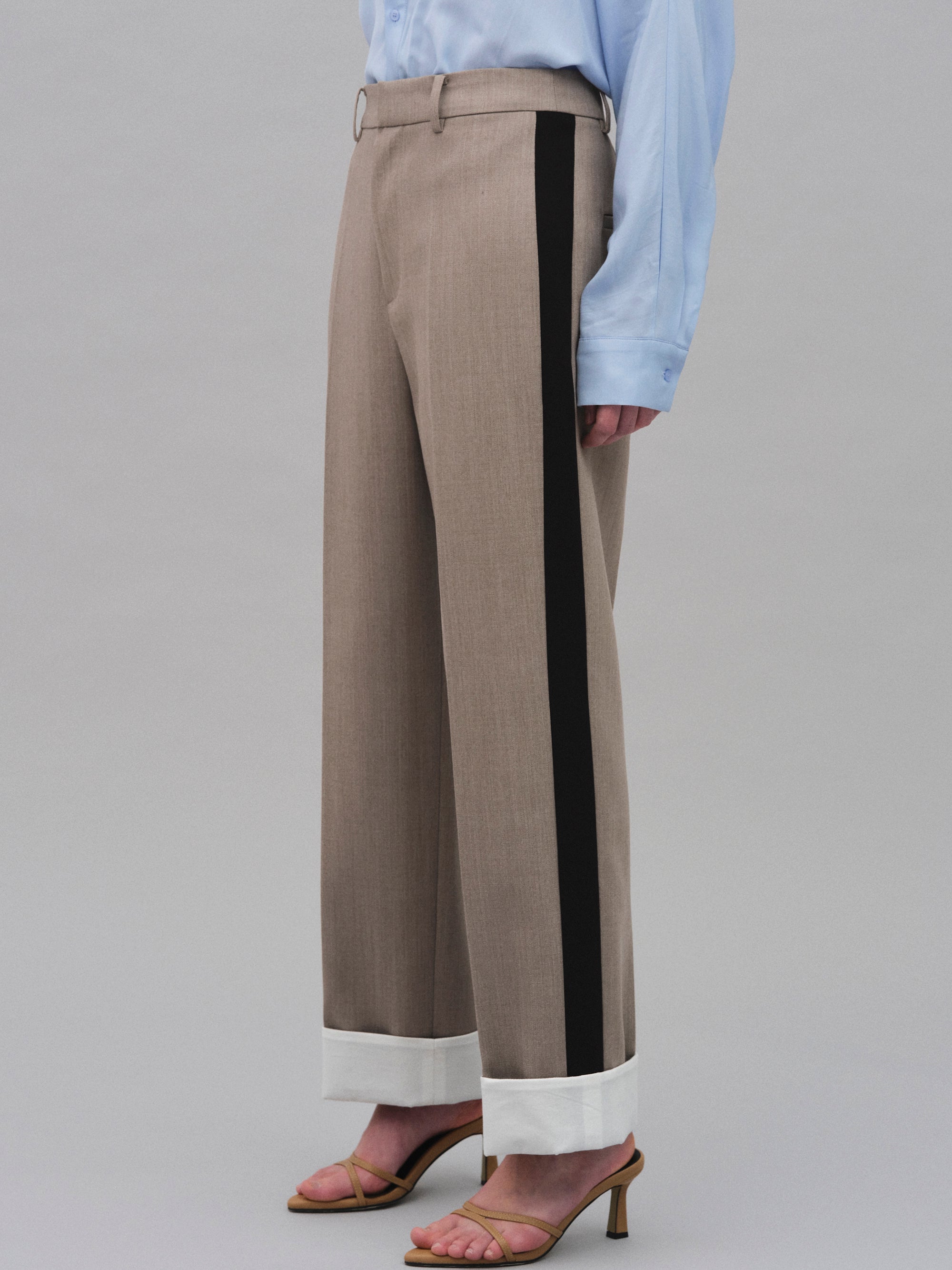 Colorblock Cuffed Trousers, Khaki – SourceUnknown